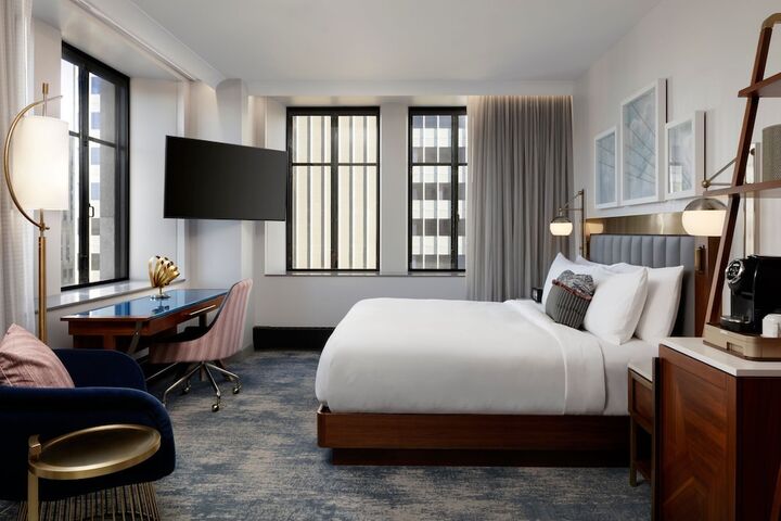 Rand Tower Hotel Minneapolis a Tribute Portfolio Hotel Minneapolis ...