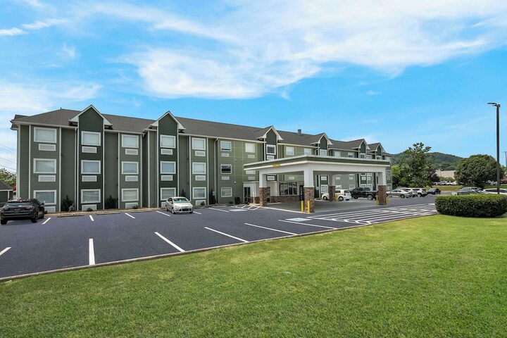 SureStay Plus Hotel by Best Western Sevierville Sevierville ...