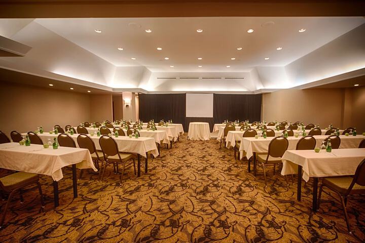 DoubleTree by Hilton Hotel Portland South Portland | Bookonline.com