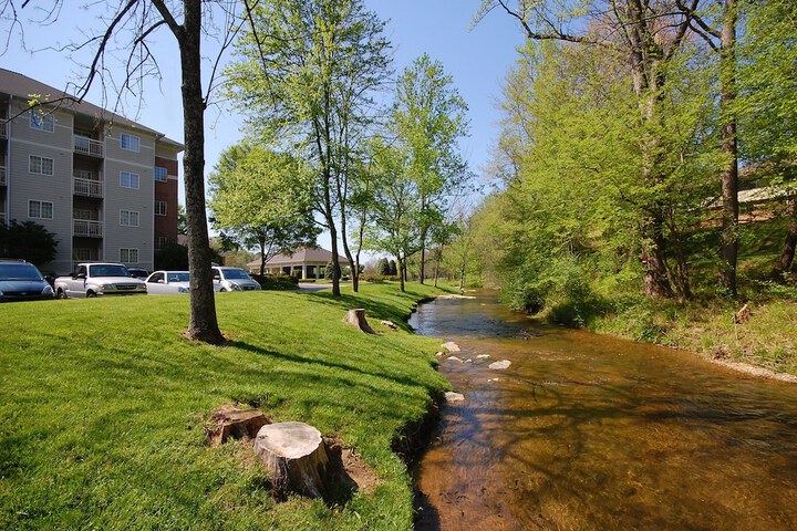 LeConte Hotel & Convention Center Ascend Hotel Collection Pigeon Forge ...