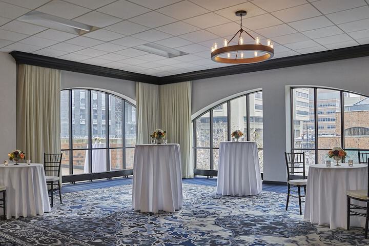 Graduate Minneapolis Minneapolis | Bookonline.com