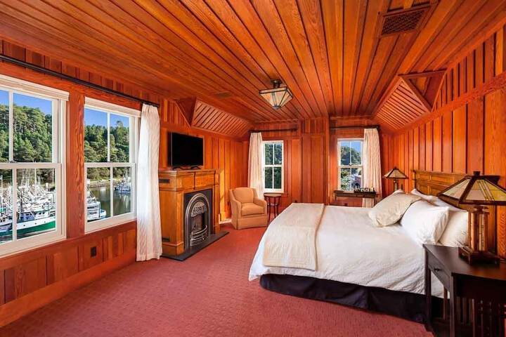 Noyo Harbor Inn Restaurant&Tavern Fort Bragg | Bookonline.com