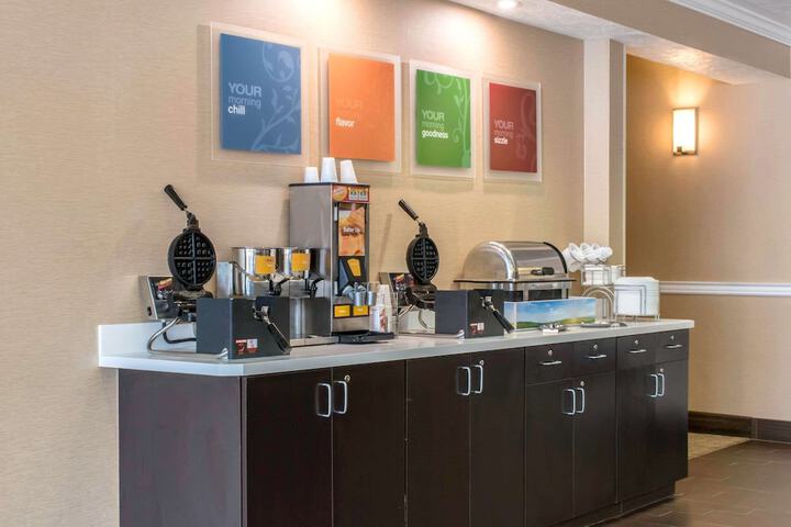 Comfort Suites Scranton near Montage Mountain Moosic | Bookonline.com