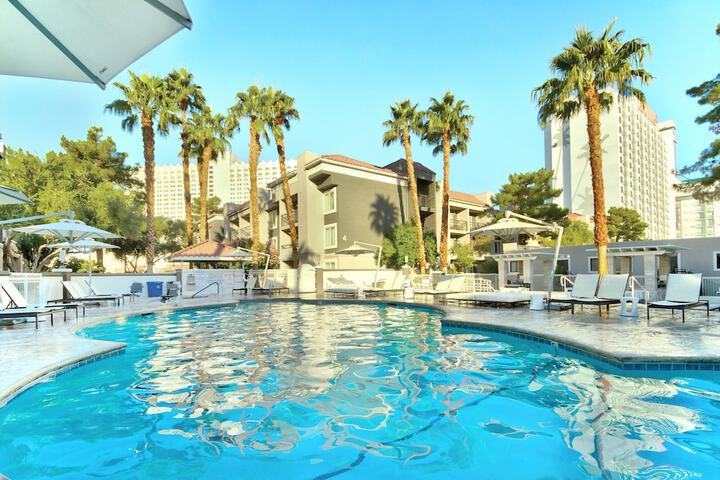 Desert Rose Resort Las Vegas | Bookonline.com