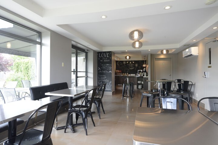 Le Fabreville Laval | Bookonline.com