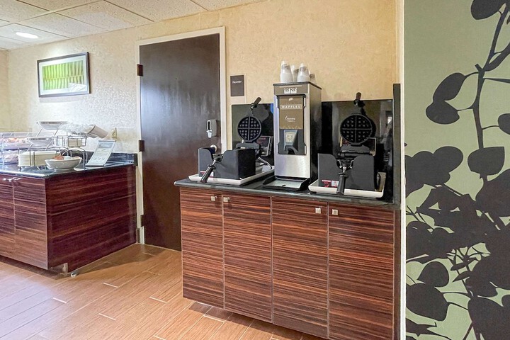 Sleep Inn near Penn State State College | Bookonline.com
