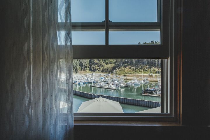 Noyo Harbor Inn Restaurant and Tavern Fort Bragg | Bookonline.com