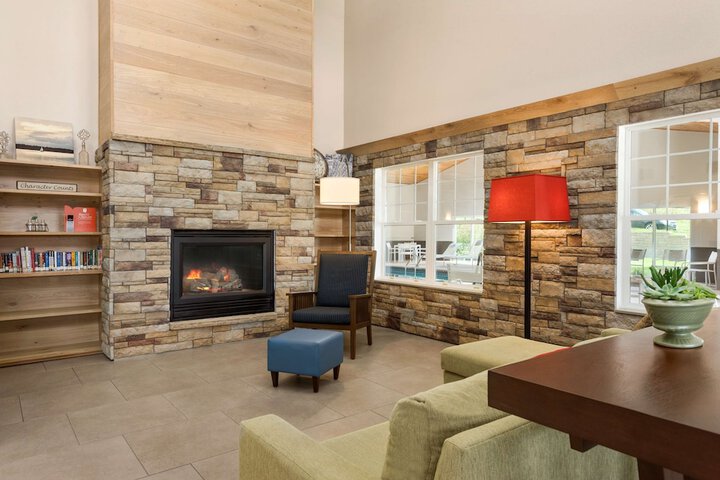 Country Inn & Suites by Radisson Decorah IA Decorah | Bookonline.com