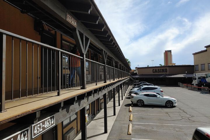 The New Pioneer Laughlin | Bookonline.com