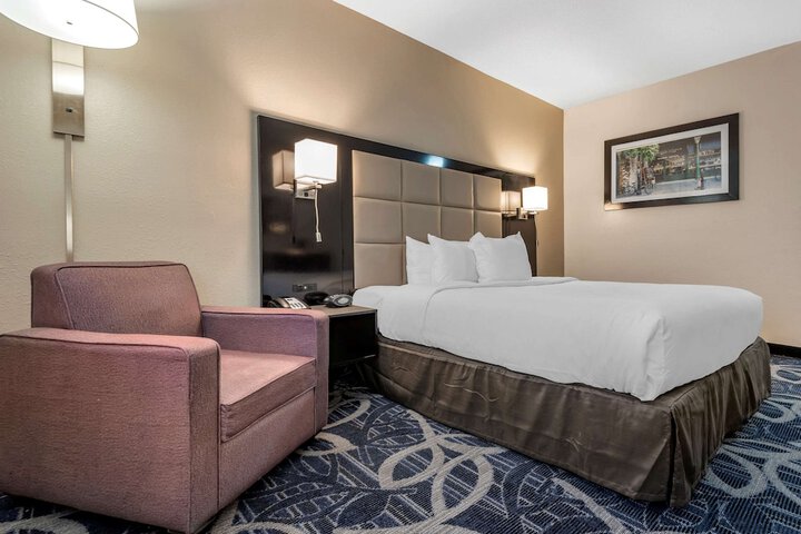 Comfort Inn & Suites Liverpool Syracuse Liverpool | Bookonline.com