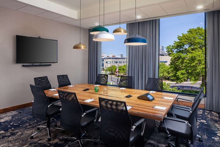 Hampton Inn Boston Seaport District Boston | Bookonline.com