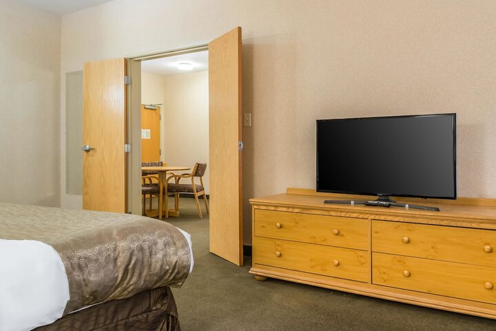 Rodeway Inn and Suites Tomahawk Tomahawk | Bookonline.com