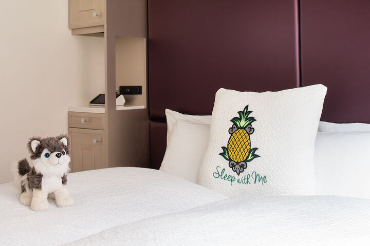 Staypineapple An Artful Hotel Midtown New York | Bookonline.com