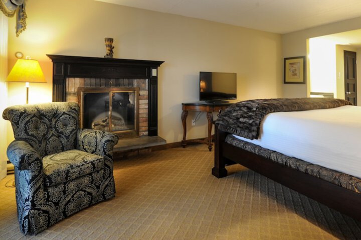 Old Stone Inn Boutique Hotel Niagara Falls | Bookonline.com