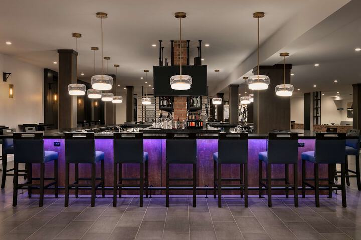DoubleTree by Hilton Canton Downtown Canton | Bookonline.com
