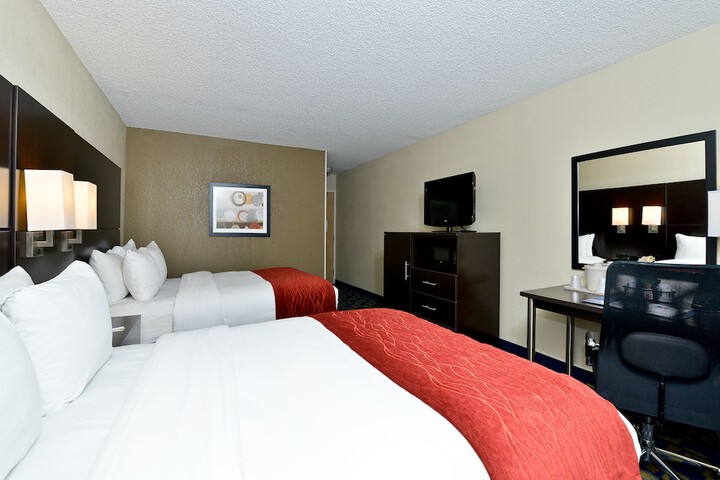 Comfort Inn & Suites Near Universal Orlando Resort Convention Ctr ...