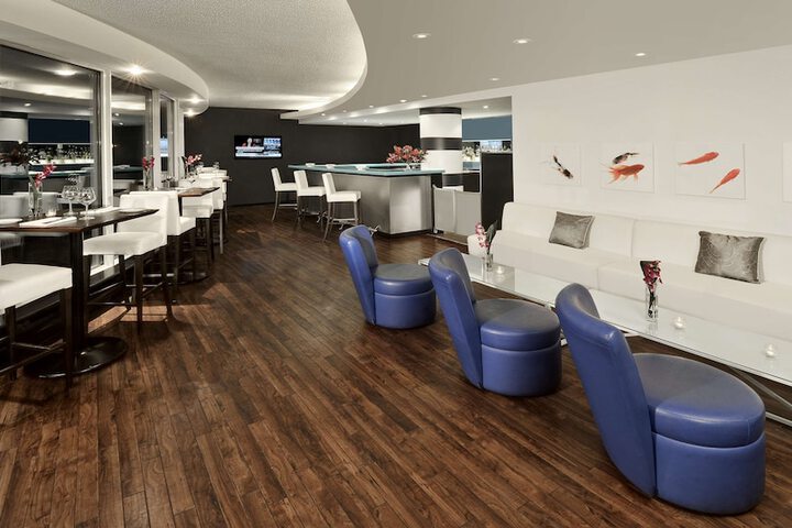 Radisson Blu Toronto Downtown Toronto | Bookonline.com