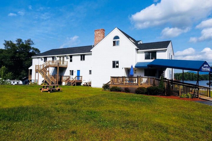 Winnisquam Lake Inn Tilton | Bookonline.com