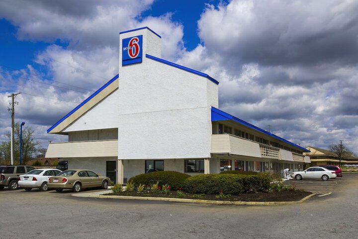 Motel 6 Columbus OH OSU North Columbus | Bookonline.com