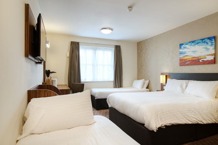 Highland Gate Stirling by Marstons Inns Stirling | Bookonline.com