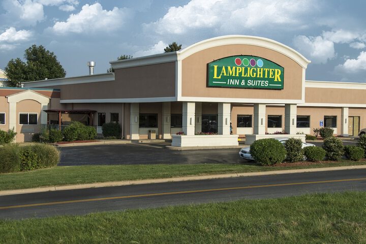 Lamplighter Inn & Suites North Springfield | Bookonline.com