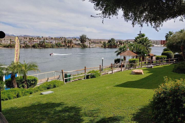 The New Pioneer Laughlin | Bookonline.com