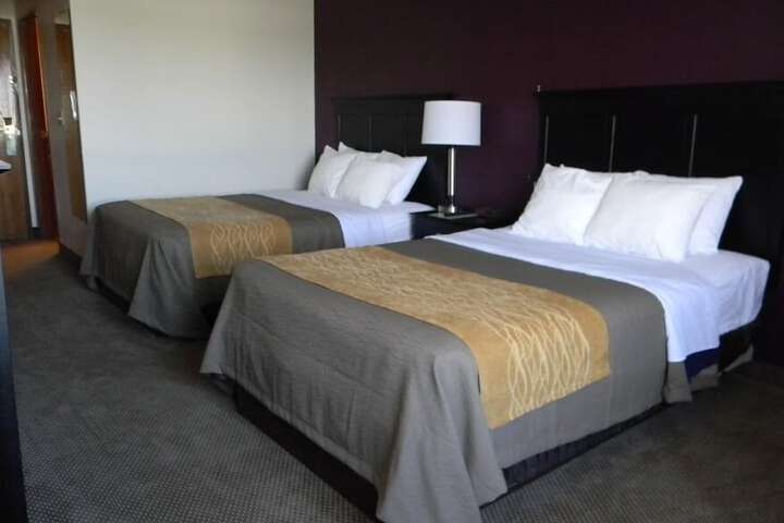Boarders Inn & Suites by Cobblestone Hotels Munising Munising ...