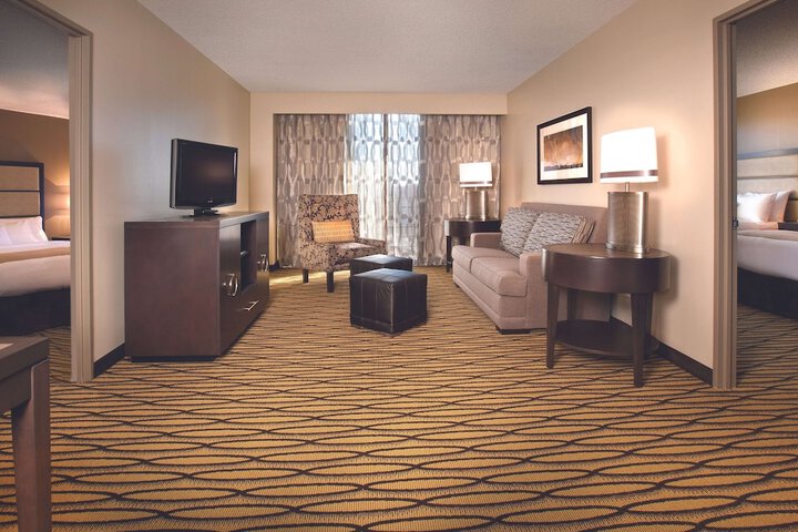 DoubleTree Suites by Hilton Hotel Austin Austin | Bookonline.com