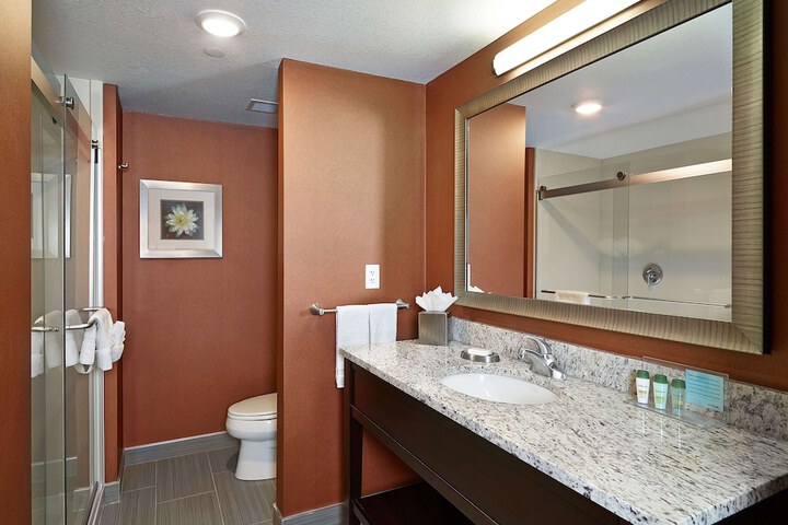 Hampton Inn by Hilton Calgary Airport North Calgary | Bookonline.com