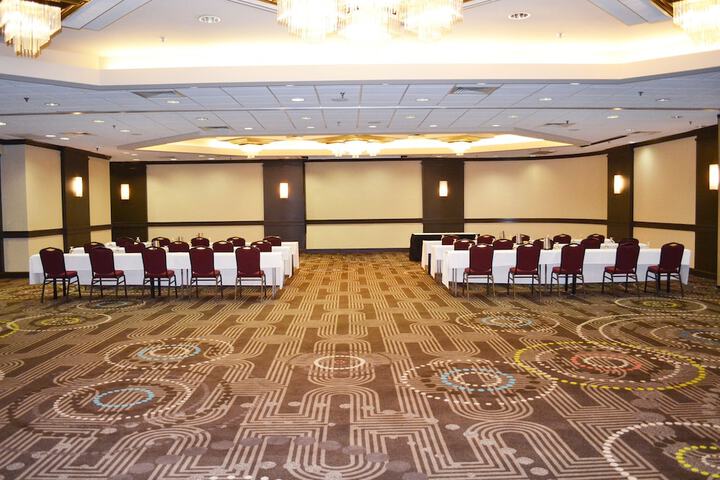 Doubletree by Hilton Houston Hobby Airport Houston | Bookonline.com