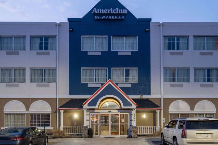 AmericInn by Wyndham Cedar Rapids North Cedar Rapids | Bookonline.com