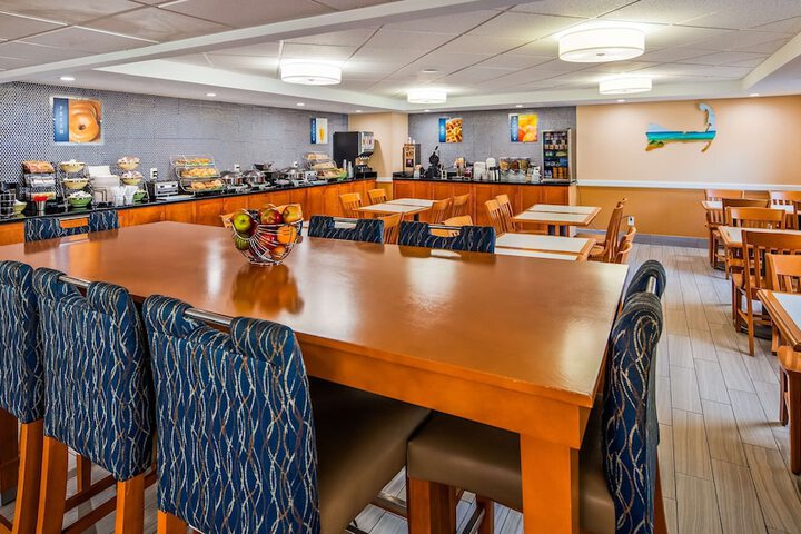 Best Western Cape Cod Hotel Hyannis | Bookonline.com