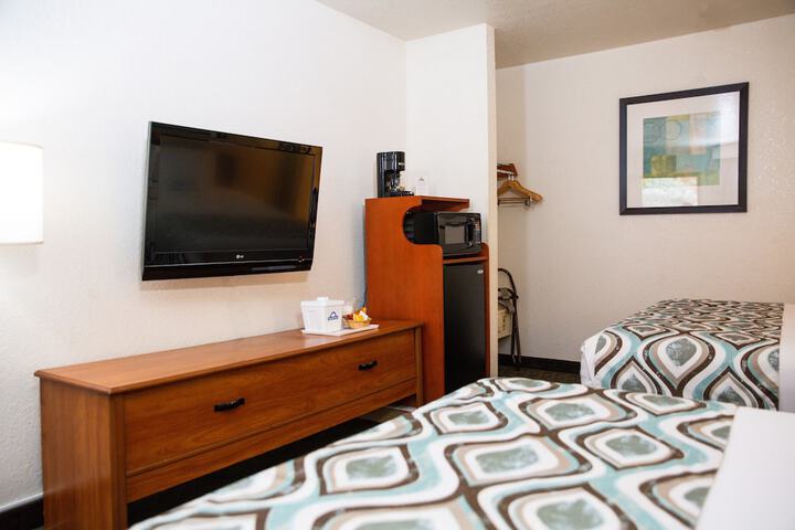 Days Inn by Wyndham Encinitas Moonlight Beach Encinitas | Bookonline.com