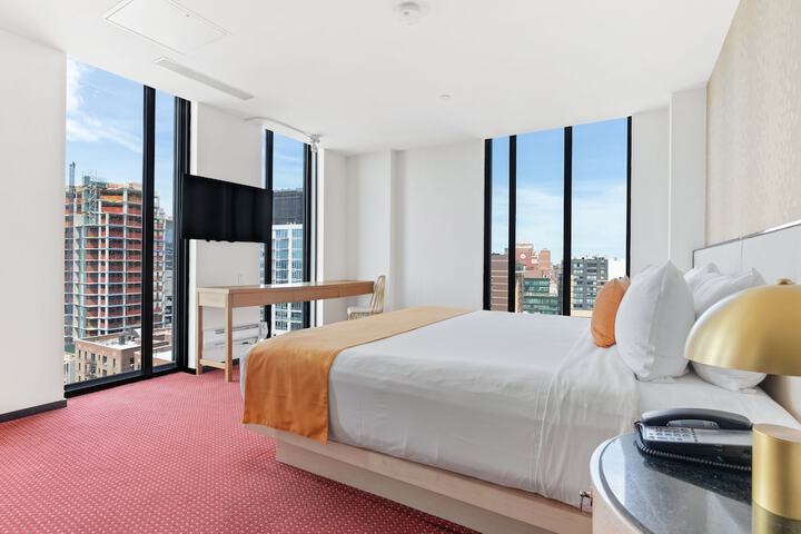 The Parc Hotel Flushing | Bookonline.com