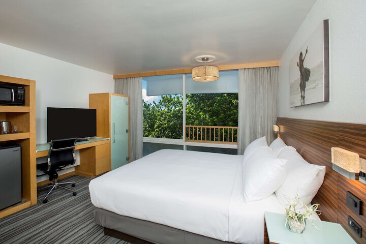 Grand Naniloa Hotel Hilo a Doubletree by Hilton Hilo | Bookonline.com