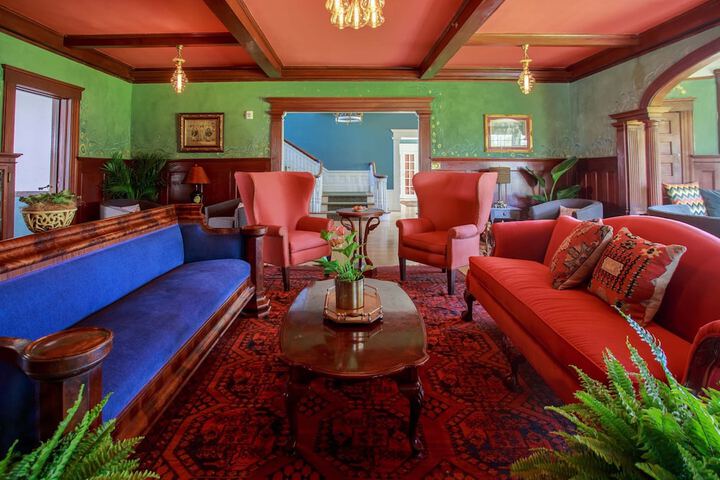 The Hartness House Springfield | Bookonline.com