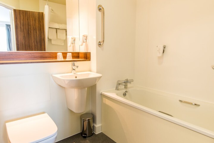 Highland Gate Stirling by Marstons Inns Stirling | Bookonline.com