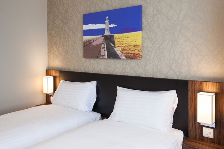 Highland Gate Stirling by Marstons Inns Stirling | Bookonline.com