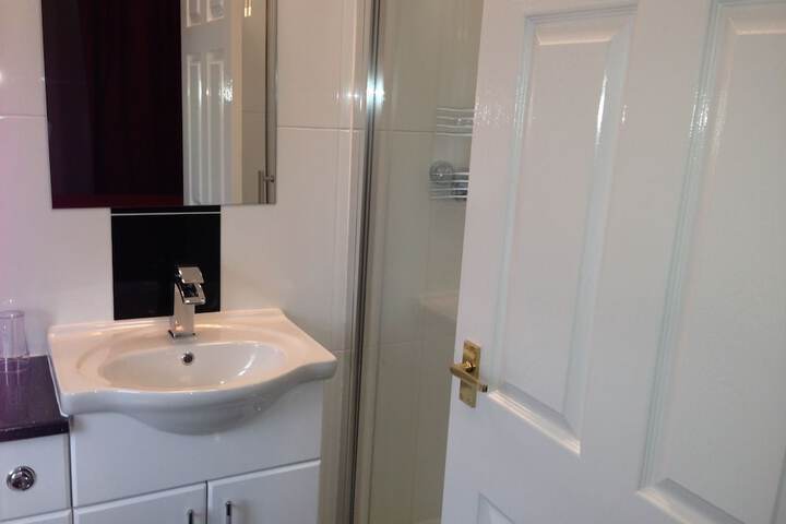 Ely House Hotel Wolverhampton | Bookonline.com