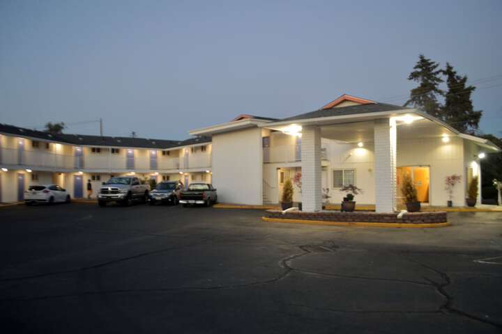 Motel 6 Pendleton OR West Pendleton | Bookonline.com