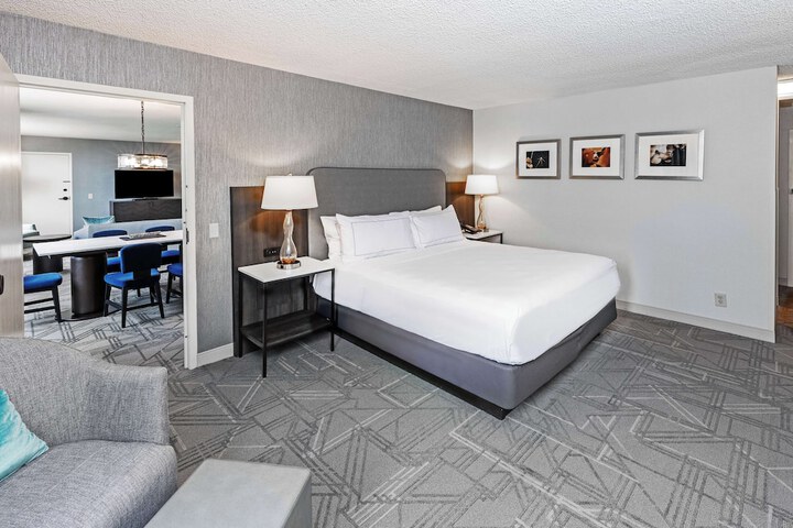 DoubleTree by Hilton Tulsa Downtown Tulsa | Bookonline.com