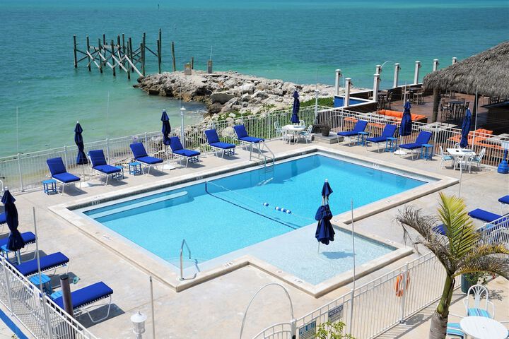 Glunz Ocean Beach Hotel & Resort Key Colony Beach | Bookonline.com