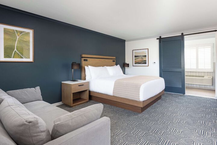 The Hadsten Solvang Tapestry Collection by Hilton Solvang | Bookonline.com