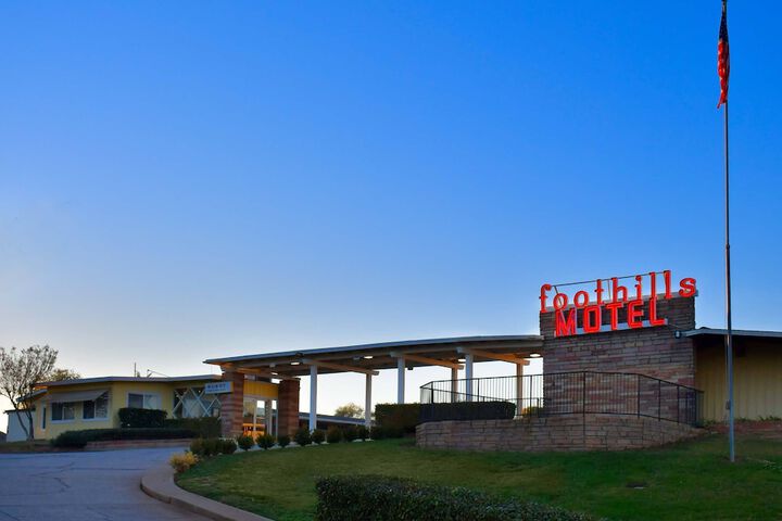 The Foothills Motel Auburn | Bookonline.com