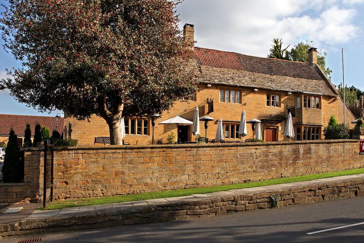 Hollies Hotel Martock | Bookonline.com