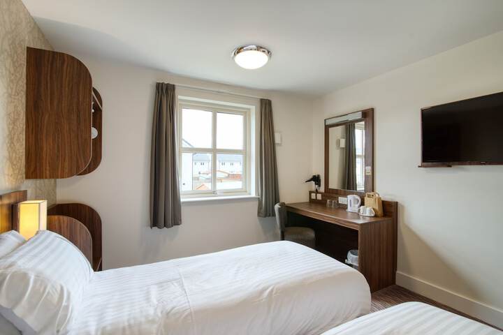 Highland Gate Stirling by Marstons Inns Stirling | Bookonline.com