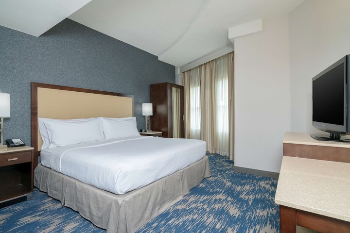 Embassy Suites by Hilton Alexandria Old Town Alexandria | Bookonline.com