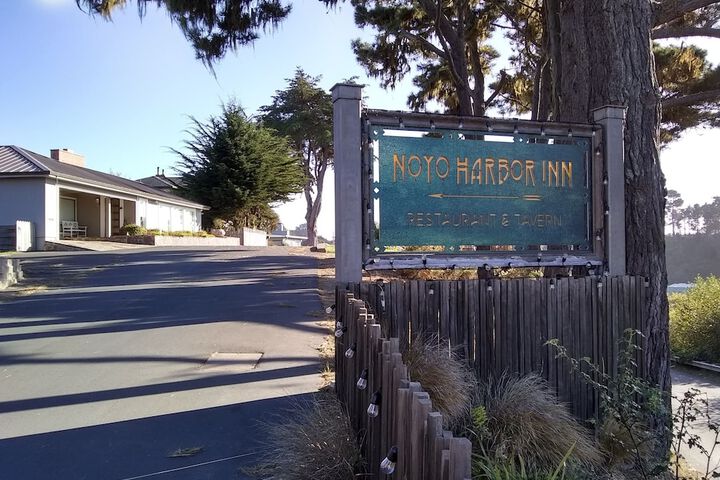 Noyo Harbor Inn Restaurant and Tavern Fort Bragg | Bookonline.com