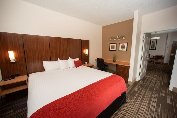 Northfield Inn Suites & Conference Center Springfield | Bookonline.com