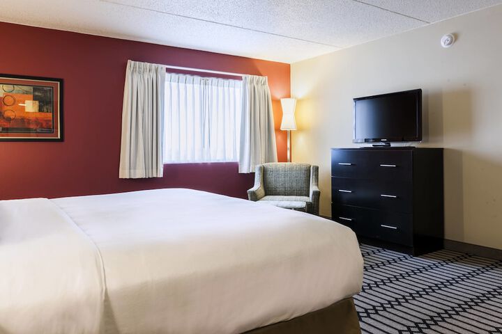 Delta Hotels by Marriott Fargo Fargo | Bookonline.com